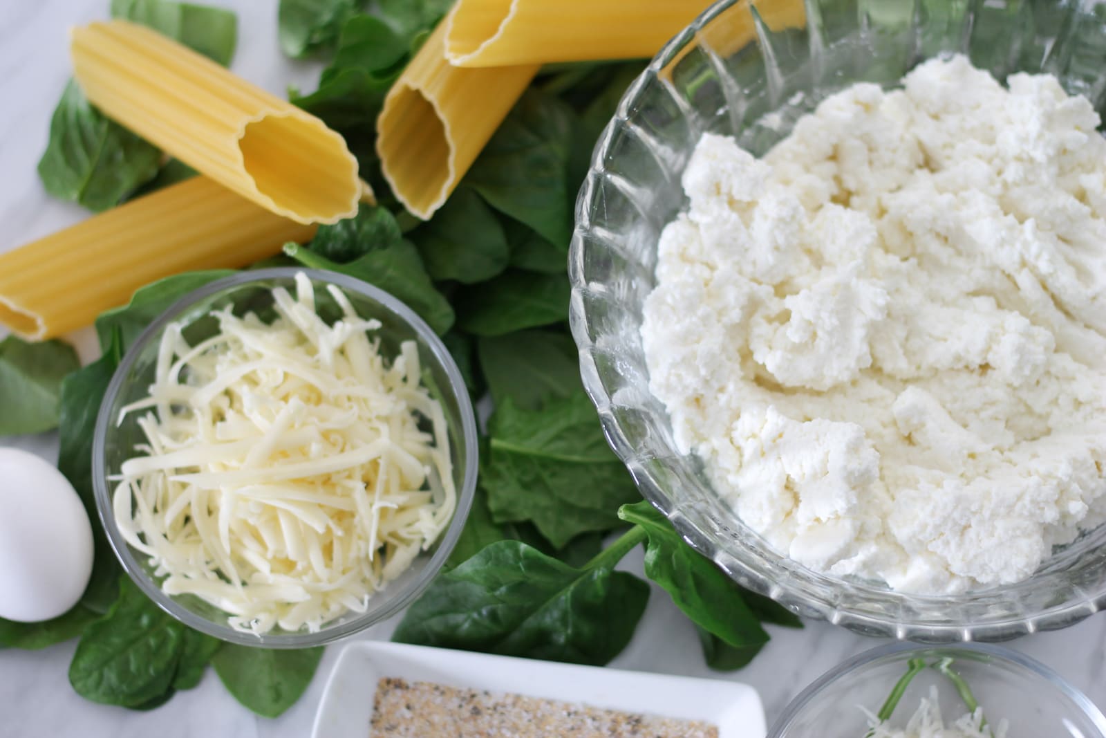 Meatless Monday Easy Cheese Stuffed Manicotti Recipe - The Olive Blogger